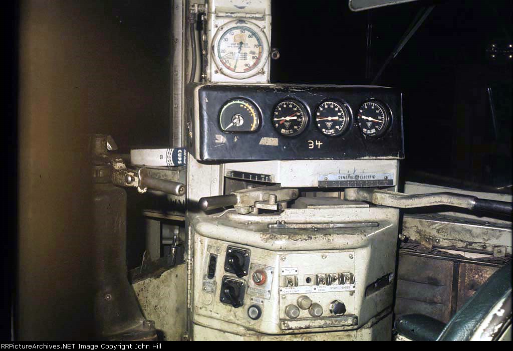 GE U50 cab interior: Throttle and Transition/Dynamic Brake Control